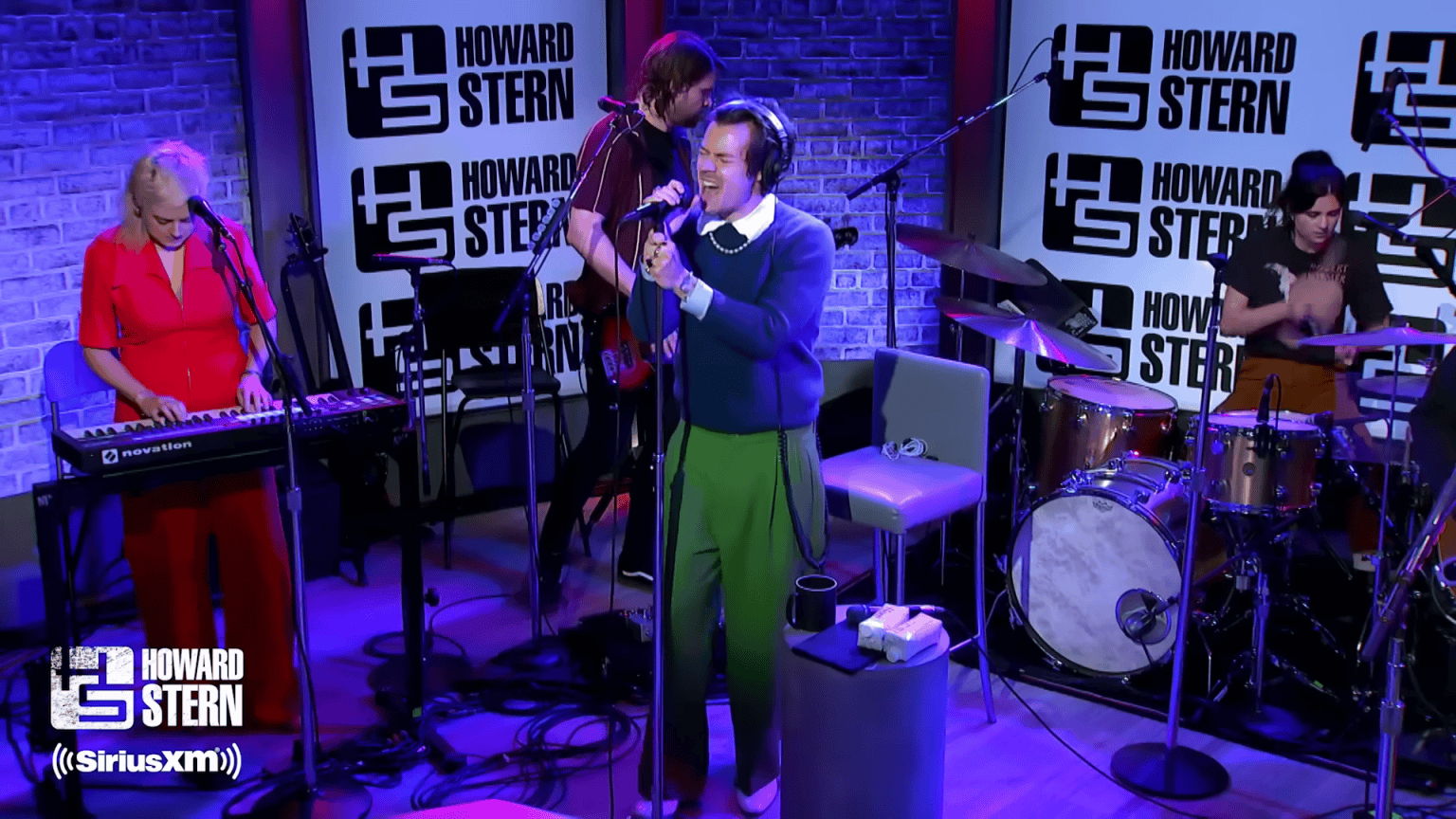 Harry Styles Covers Peter Gabriel’s “Sledgehammer” on the Howard Stern ...