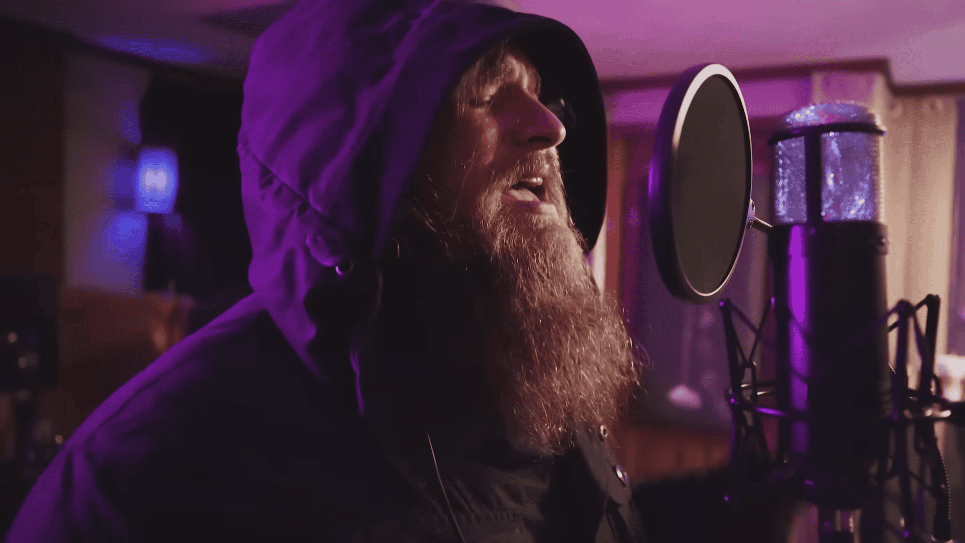 Teddy Swims Turns “Silent Night” Into a Soul-Deep Christmas Moment ...